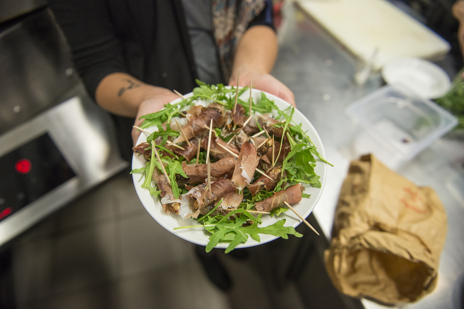 Cooking with Insects | MikroKosmos